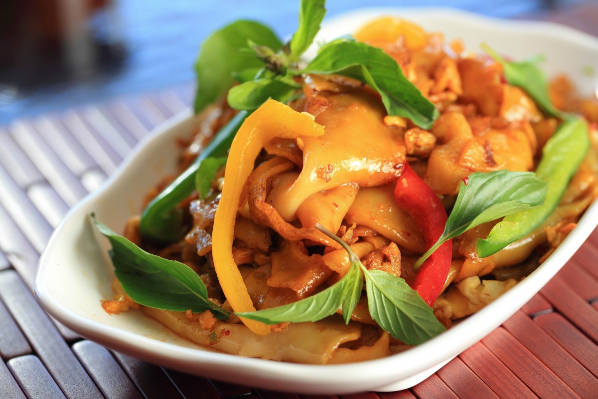 spicy-noodle-tray-size
