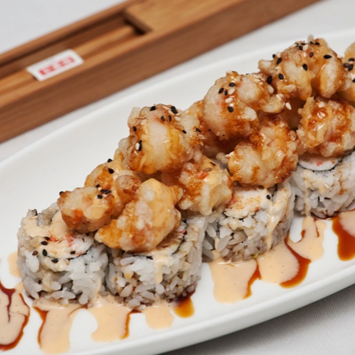 what's in a lobster roll sushi